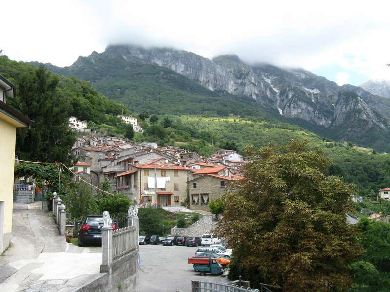 (LU-Stazzema) TERRINCA–MARMIFERA DEL GIARDINO (454 m)-INIZIO MULATTIERA ...