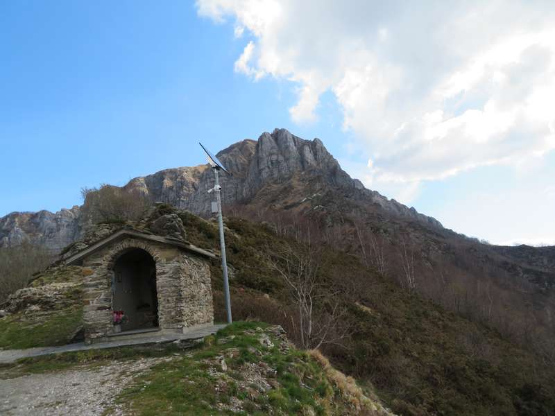 (LU-Stazzema) INIZIO STRADA PASSO CROCE-SENT.10 (626 m)-LOCALITA ...