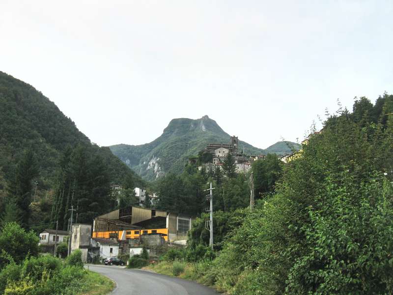 (MS-Fivizzano) PONTE DI MONZONE - ROCCA DI TENERANO (1202 m) - FOCE DI ...